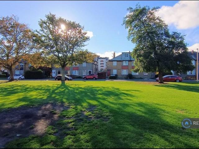 1 bedroom flat share to rent