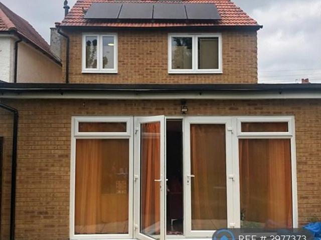 1 bedroom flat share to rent