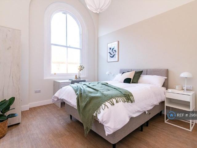 1 bedroom flat share to rent