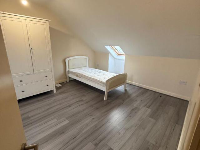 1 bedroom flat share to rent