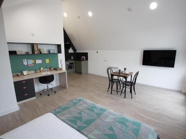 1 bedroom flat share to rent