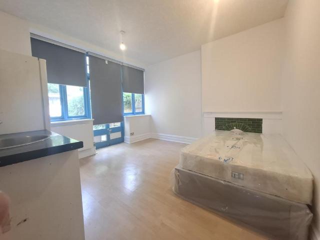 1 bedroom flat share to rent