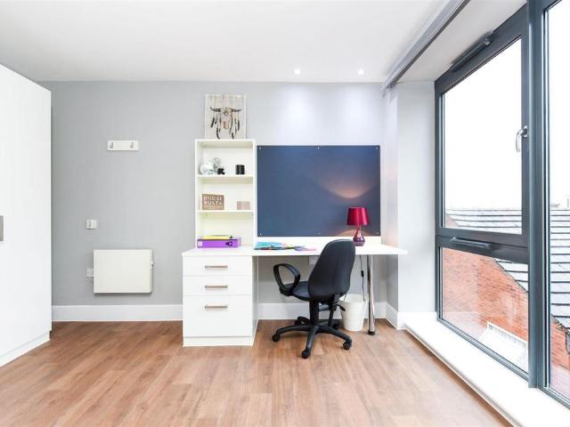 1 bedroom flat share to rent