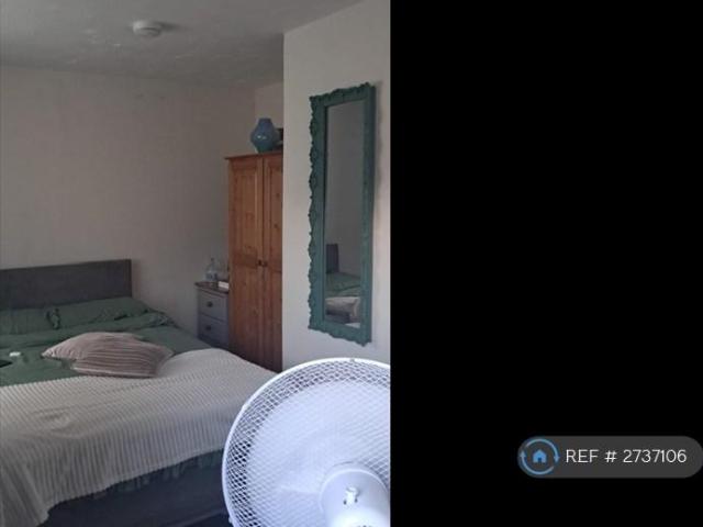 1 bedroom flat share to rent