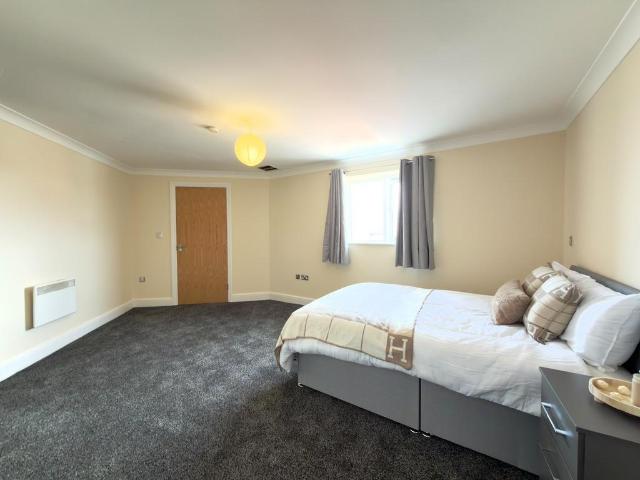 1 bedroom flat share to rent