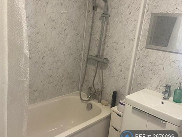 1 bedroom flat share to rent