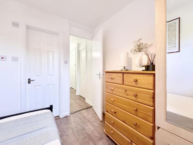 1 bedroom flat share to rent