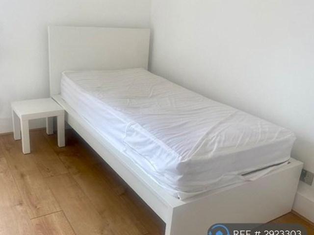 1 bedroom flat share to rent