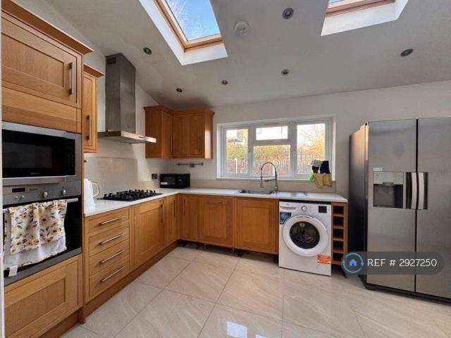 1 bedroom flat share to rent