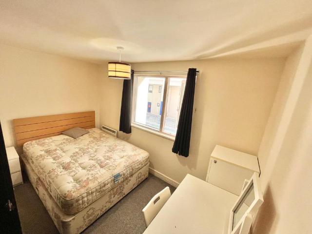 1 bedroom flat share to rent