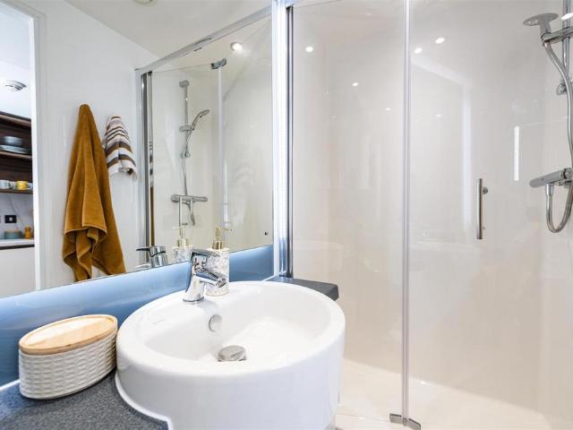1 bedroom flat share to rent