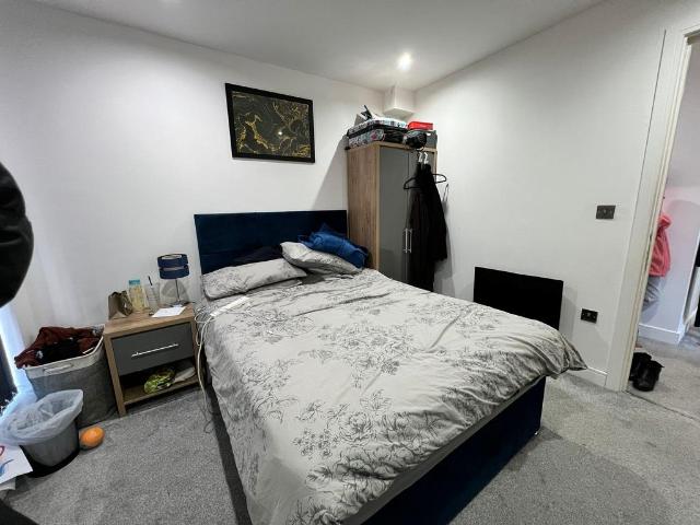1 bedroom flat share to rent