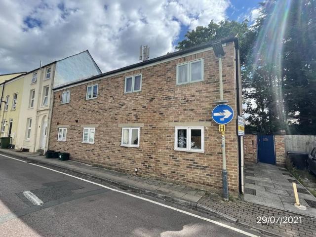 1 bedroom flat share to rent