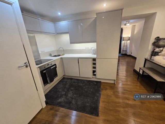 1 bedroom flat share to rent