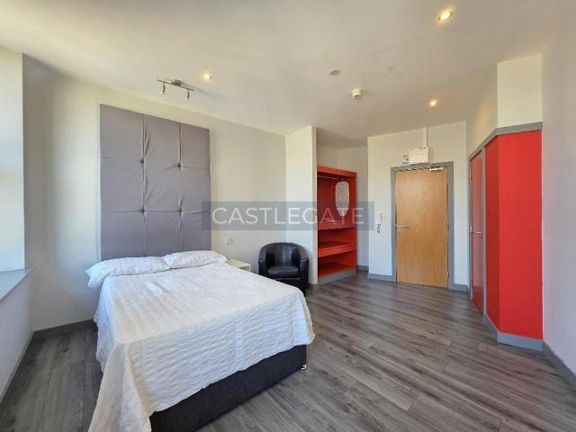 1 bedroom flat share to rent