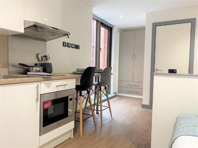 1 bedroom flat share to rent