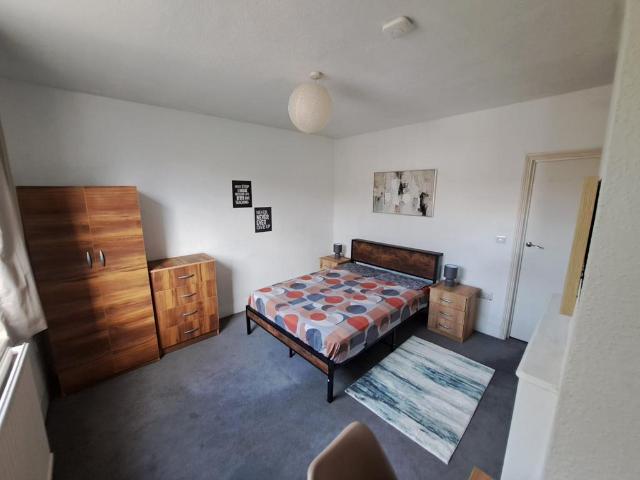 1 bedroom flat share to rent