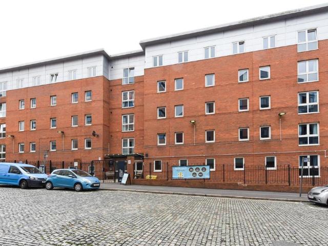 1 bedroom flat share to rent