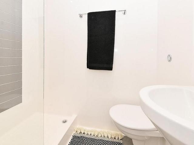 1 bedroom flat share to rent