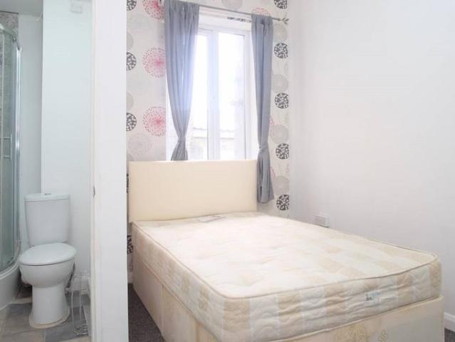 1 bedroom flat share to rent