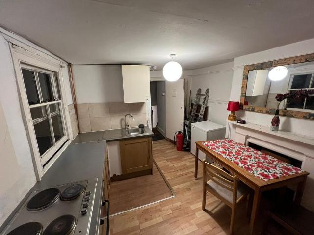 1 bedroom flat share to rent