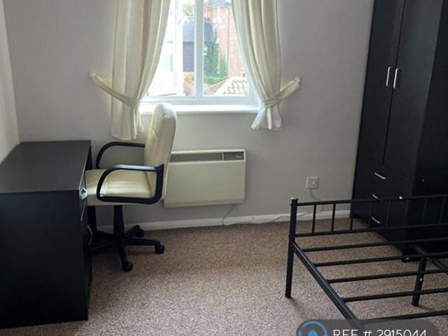 1 bedroom flat share to rent
