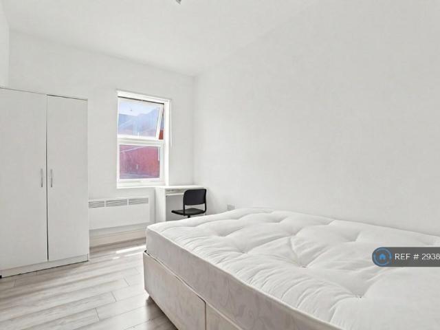 1 bedroom flat share to rent