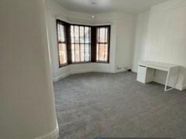 1 bedroom flat share to rent
