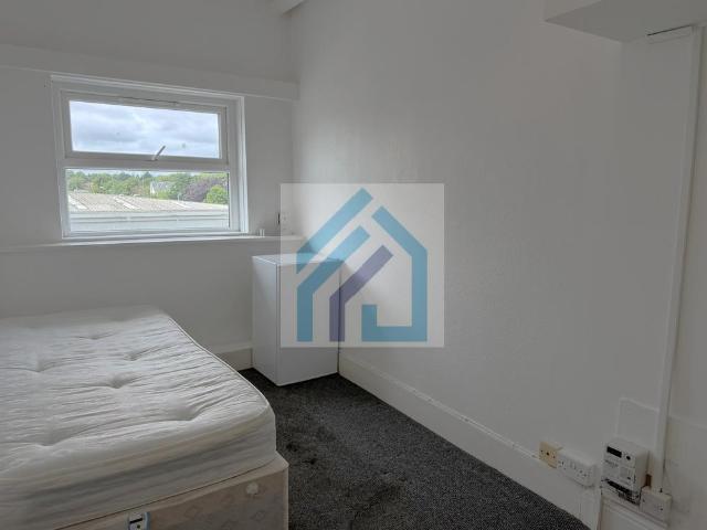 1 bedroom flat share to rent