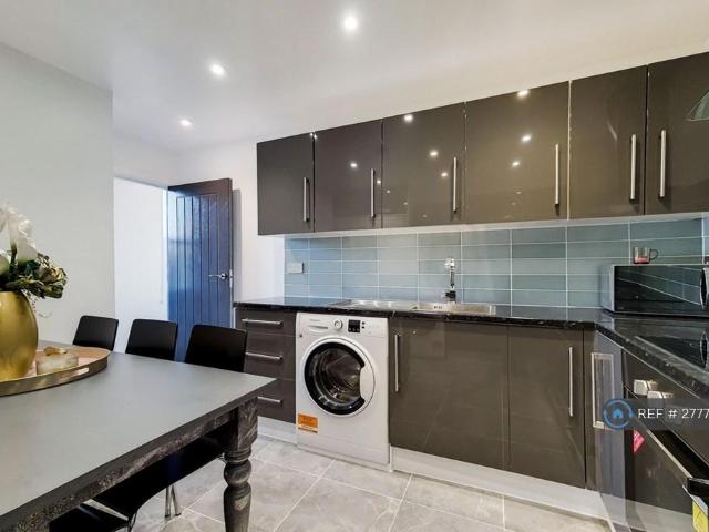 1 bedroom flat share to rent