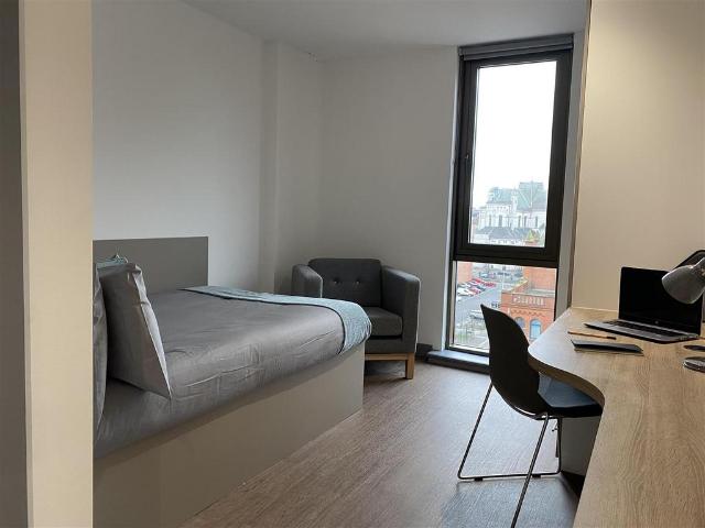 1 bedroom flat share to rent