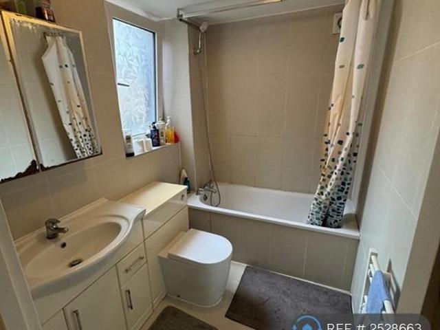 1 bedroom flat share to rent
