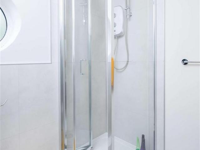 1 bedroom flat share to rent