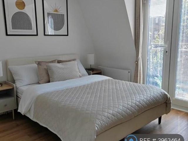 1 bedroom flat share to rent
