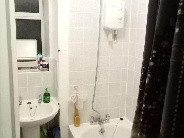 1 bedroom flat share to rent
