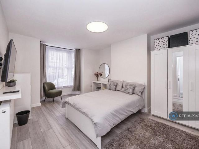 1 bedroom flat share to rent