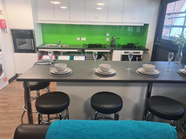 1 bedroom flat share to rent
