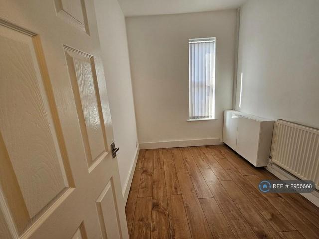 1 bedroom flat share to rent