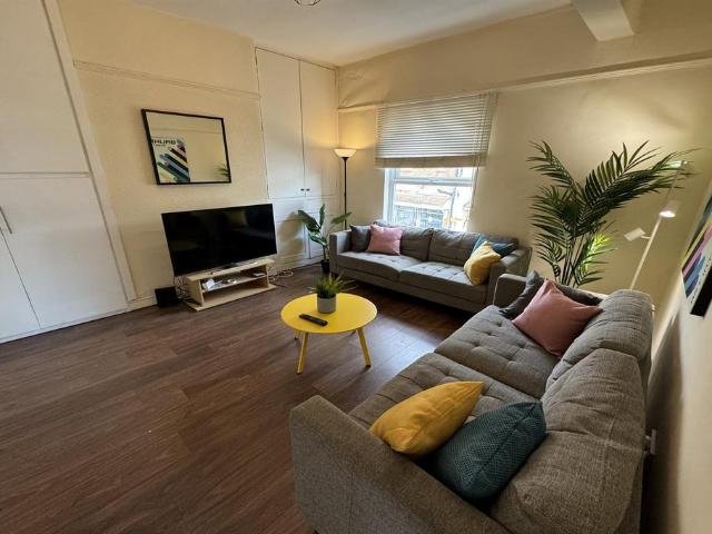 1 bedroom flat share to rent