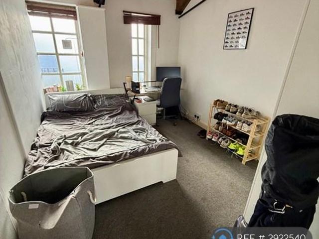 1 bedroom flat share to rent