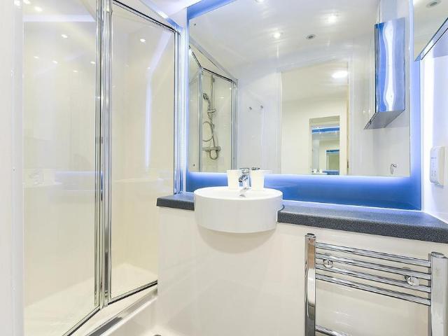 1 bedroom flat share to rent