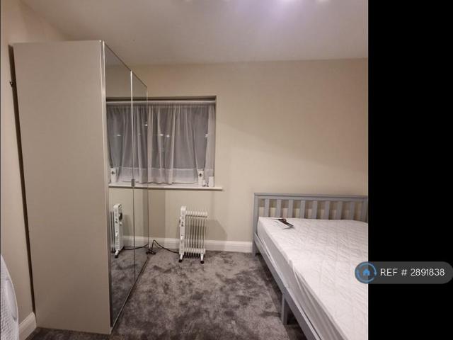 1 bedroom flat share to rent