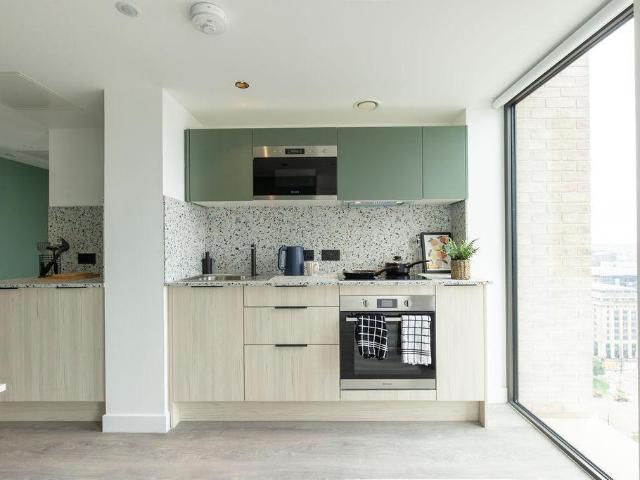 1 bedroom flat share to rent