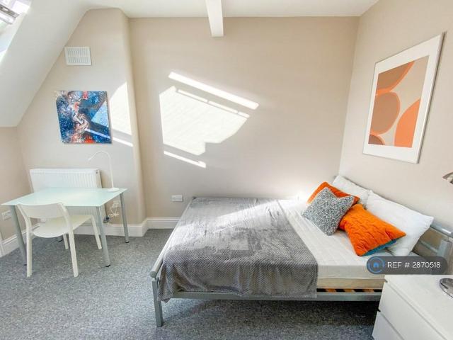 1 bedroom flat share to rent