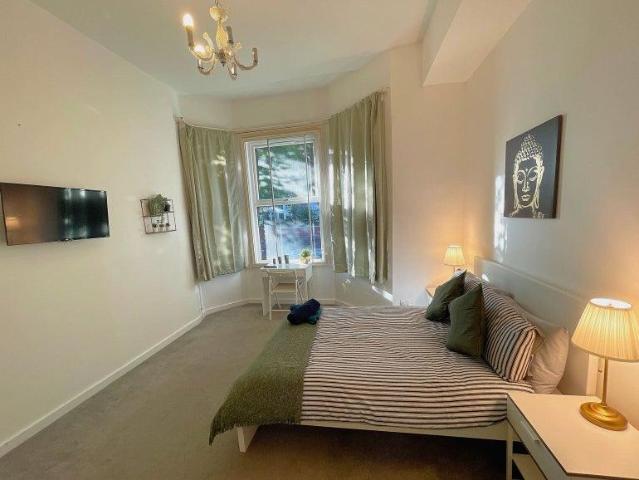 1 bedroom flat share to rent