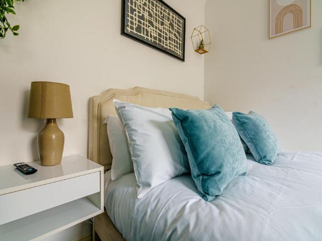 1 bedroom flat share to rent