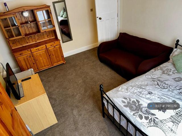 1 bedroom flat share to rent