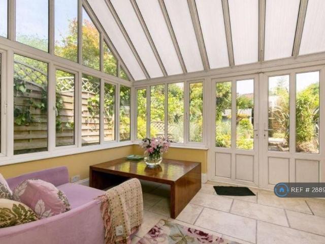 1 bedroom flat share to rent