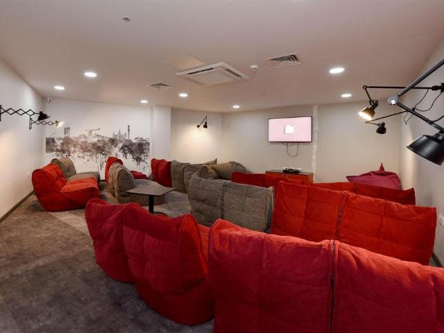 1 bedroom flat share to rent