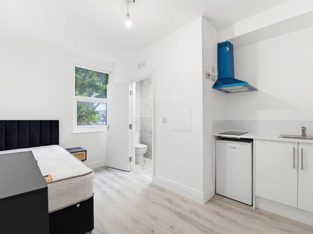 1 bedroom flat share to rent
